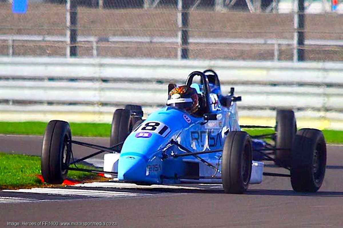 motorsportmedia.co.za | Investchem Formula 1600 crew stars at Silverstone