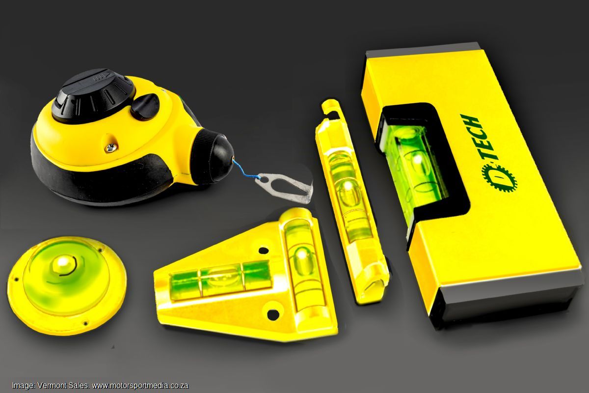 motorsportmedia.co.za | A 30 metre chalk line & little four-piece level ...