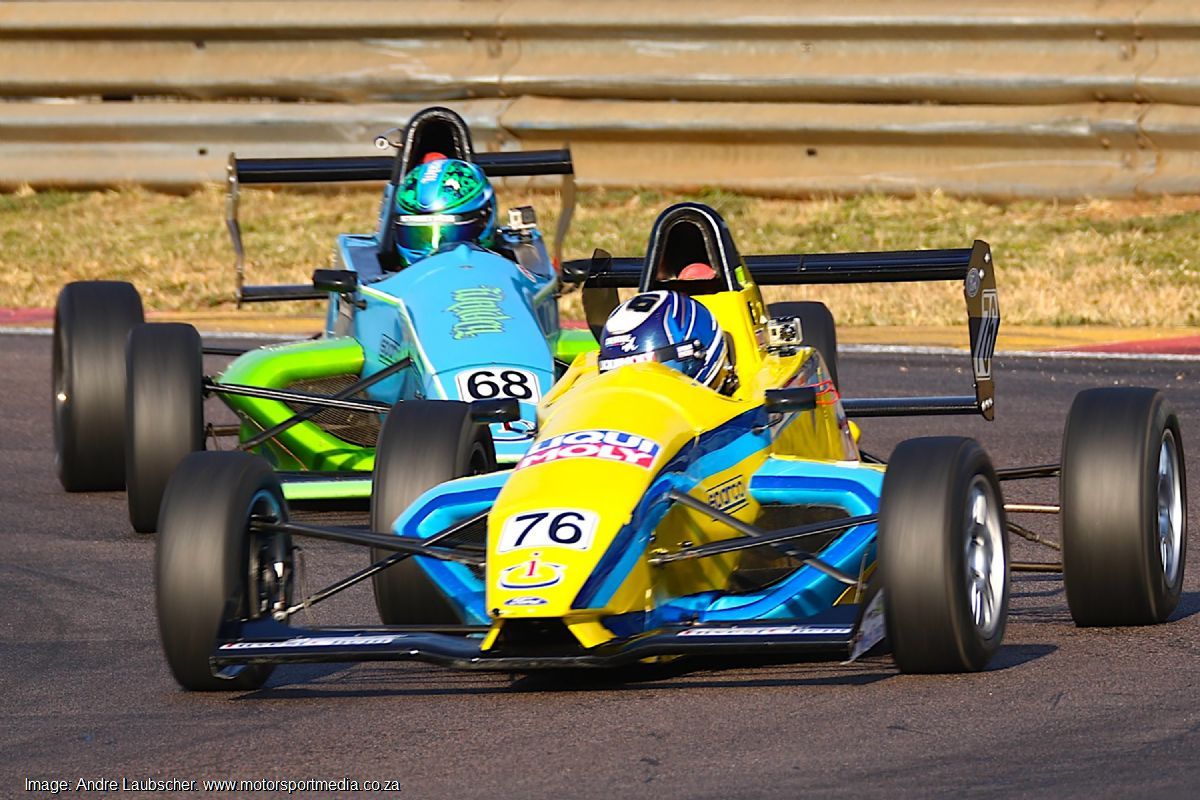 motorsportmedia.co.za | Robertson in charge as Formula 1600 heads for PE